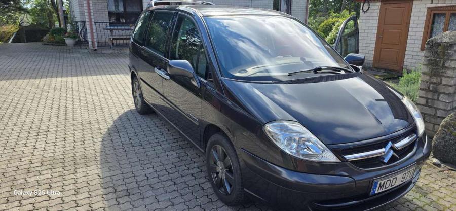 Pelēks Citroen C8 2005 Alīta, ar dzinēja tilpumu 2.20 L un nobraukumu 210 tūkst. km par 1250 €, foto 3 vietnē AUTOMOTO.COM.LV