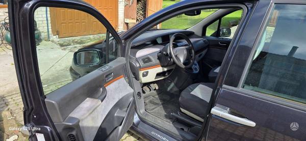 Pelēks Citroen C8 2005 Alīta, ar dzinēja tilpumu 2.20 L un nobraukumu 210 tūkst. km par 1250 €, foto 4 vietnē AUTOMOTO.COM.LV