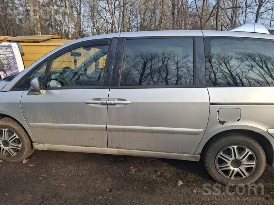 Grey Citroen C8 2006 in Ogre, with an engine capacity of 2.00 L and mileage of 253 thousand km for 1000 €, photo 2 on AUTOMOTO.COM.LV