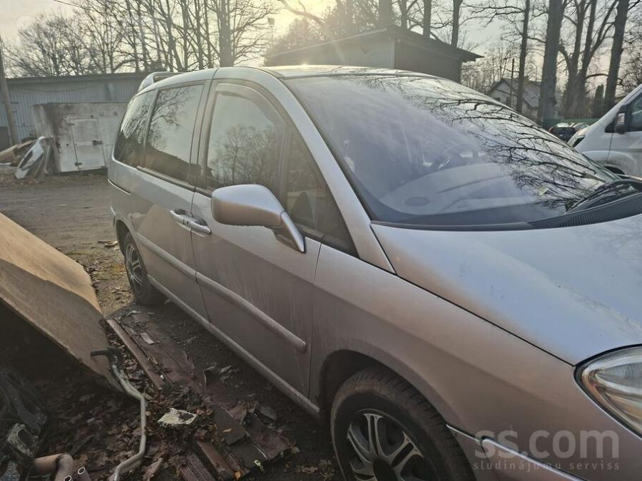 Grey Citroen C8 2006 in Ogre, with an engine capacity of 2.00 L and mileage of 253 thousand km for 1000 €, photo 7 on AUTOMOTO.COM.LV