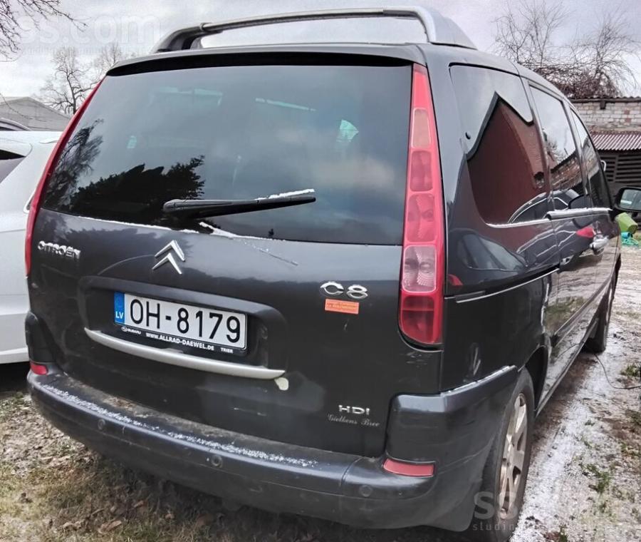 Pelēks Citroen C8 2008 Rīga, ar dzinēja tilpumu 2.00 L un nobraukumu 311 tūkst. km par 2929 €, foto 4 vietnē AUTOMOTO.COM.LV