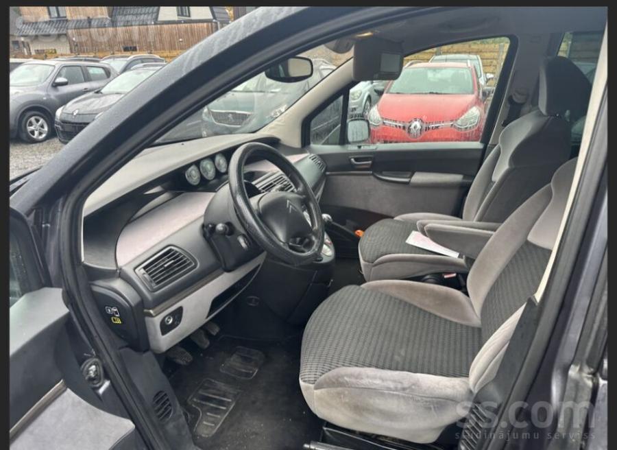 Pelēks Citroen C8 2008 Rīga, ar dzinēja tilpumu 2.00 L un nobraukumu 311 tūkst. km par 2929 €, foto 8 vietnē AUTOMOTO.COM.LV