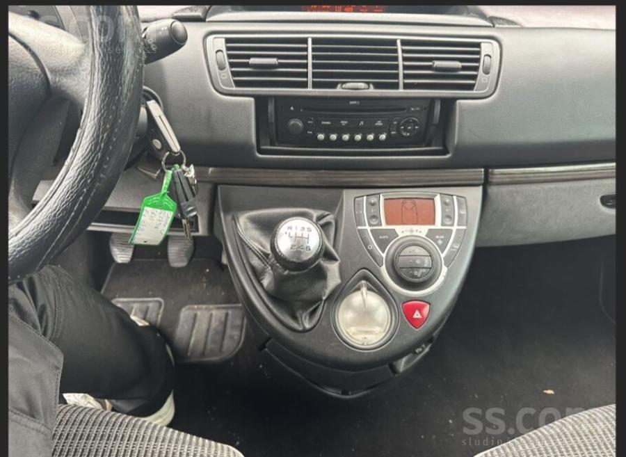 Pelēks Citroen C8 2008 Rīga, ar dzinēja tilpumu 2.00 L un nobraukumu 311 tūkst. km par 2929 €, foto 14 vietnē AUTOMOTO.COM.LV
