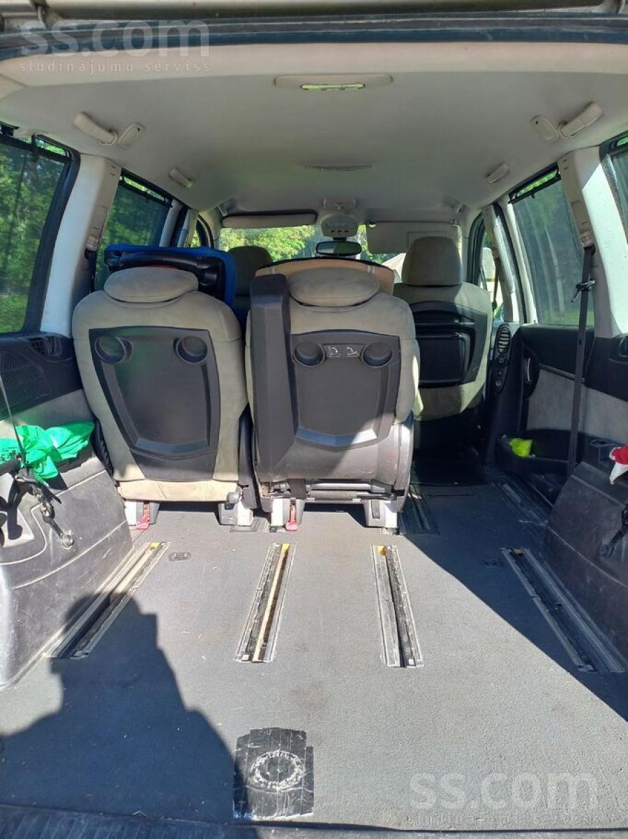 Pelēks Citroen C8 2008 Jēkabpils, ar dzinēja tilpumu 2.00 L un nobraukumu 344 tūkst. km par 700 €, foto 11 vietnē AUTOMOTO.COM.LV
