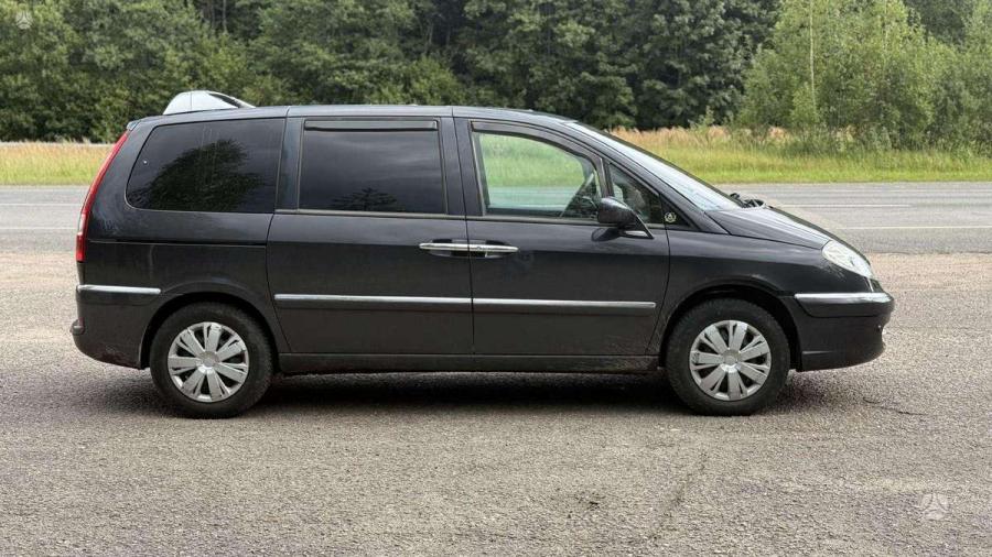 Grey Citroen C8 2008 in Visaginas, with an engine capacity of 2.00 L and mileage of 213 thousand km for 1499 €, photo 6 on AUTOMOTO.COM.LV