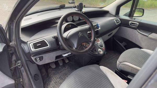 Grey Citroen C8 2008 in Visaginas, with an engine capacity of 2.00 L and mileage of 213 thousand km for 1499 €, photo 10 on AUTOMOTO.COM.LV
