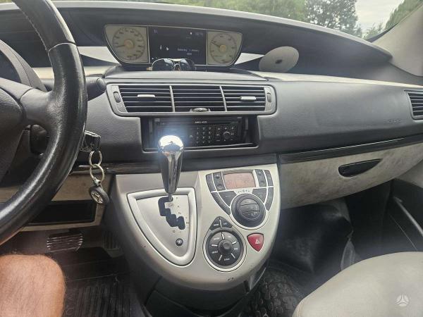 Pelēks Citroen C8 2009 Kauņa, ar dzinēja tilpumu 2.18 L un nobraukumu 379 tūkst. km par 2600 €, foto 5 vietnē AUTOMOTO.COM.LV