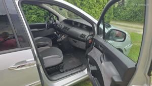 Pelēks Citroen C8 2010 Klaipėda, ar dzinēja tilpumu 2.00 L un nobraukumu 380 tūkst. km par 1300 €, foto 4 vietnē AUTOMOTO.COM.LV