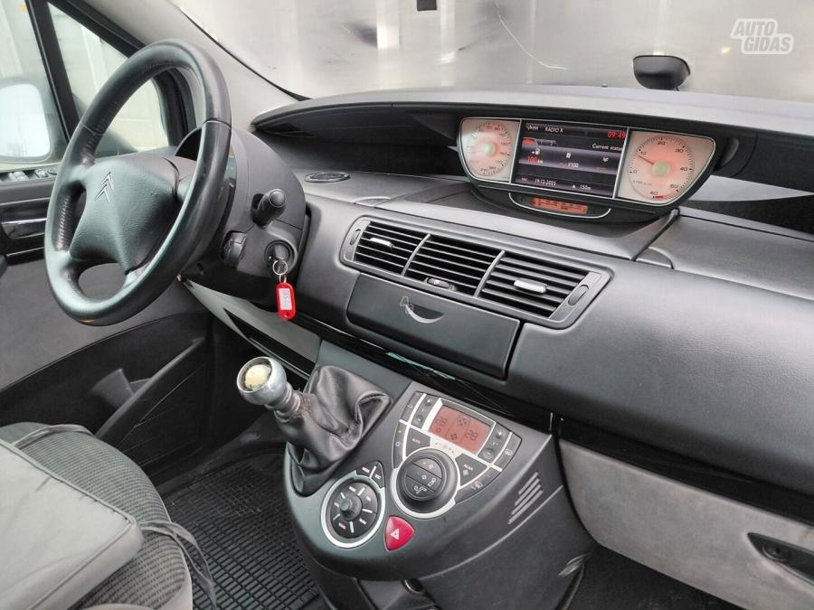 Pelēks Citroen C8 2011 Viļņa, ar dzinēja tilpumu 2.00 L un nobraukumu 466 tūkst. km par 2850 €, foto 11 vietnē AUTOMOTO.COM.LV