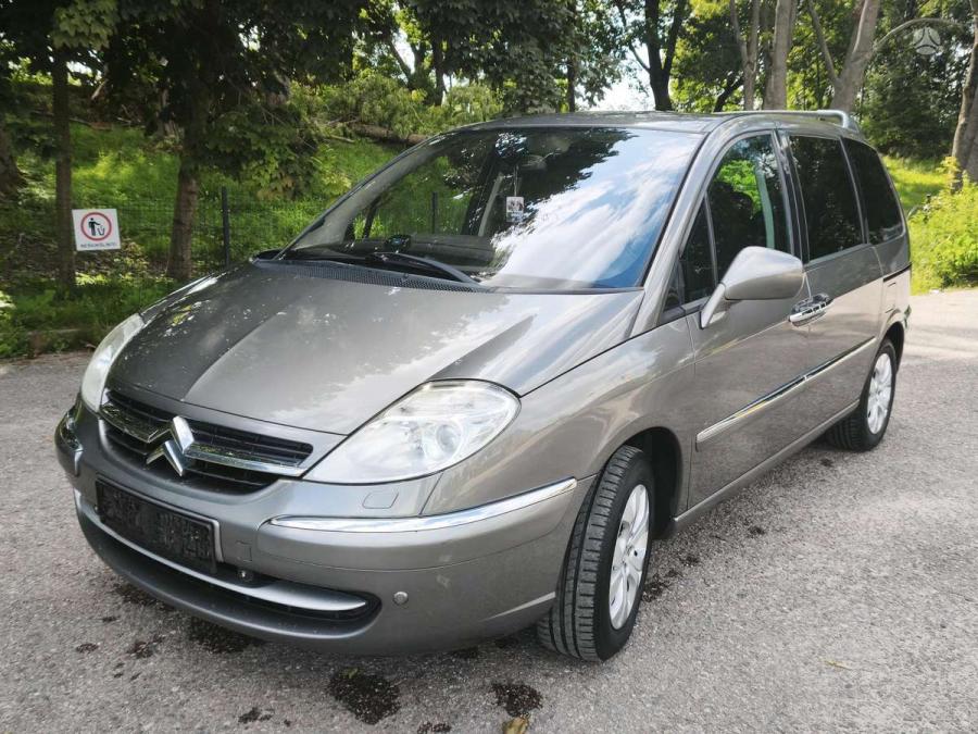 Grey Citroen C8 2011 in Kaunas, with an engine capacity of 2.00 L and mileage of 291 thousand km for 3550 €, photo 1 on AUTOMOTO.COM.LV