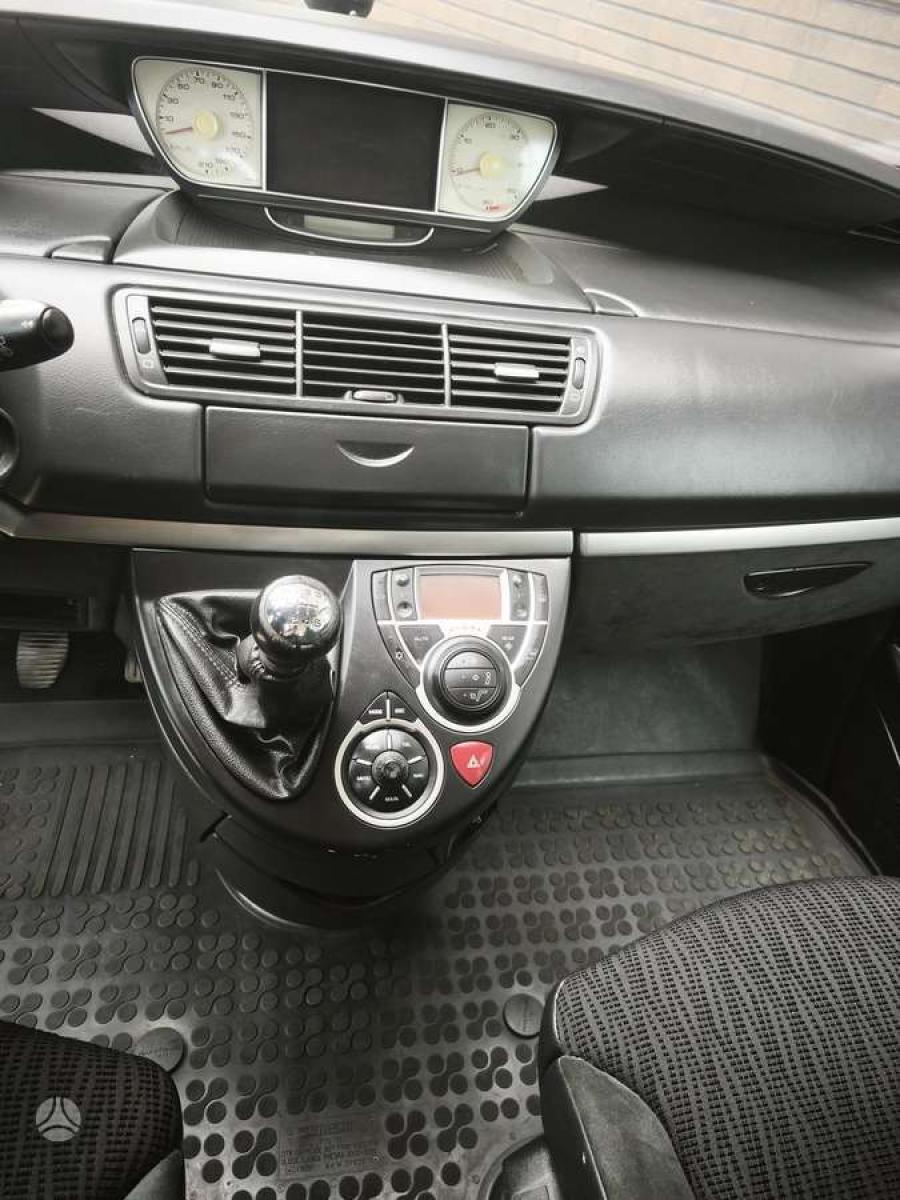 Grey Citroen C8 2011 in Kaunas, with an engine capacity of 2.00 L and mileage of 291 thousand km for 3550 €, photo 13 on AUTOMOTO.COM.LV