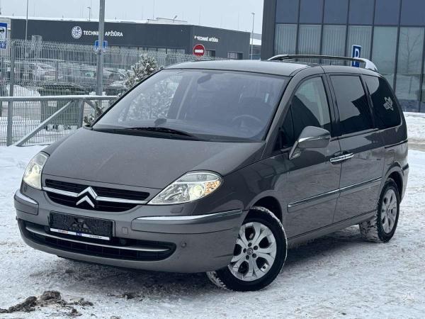 Grey Citroen C8 2012 in Siauliai, with an engine capacity of 2.00 L and mileage of 296 thousand km for 3250 €, photo 2 on AUTOMOTO.COM.LV