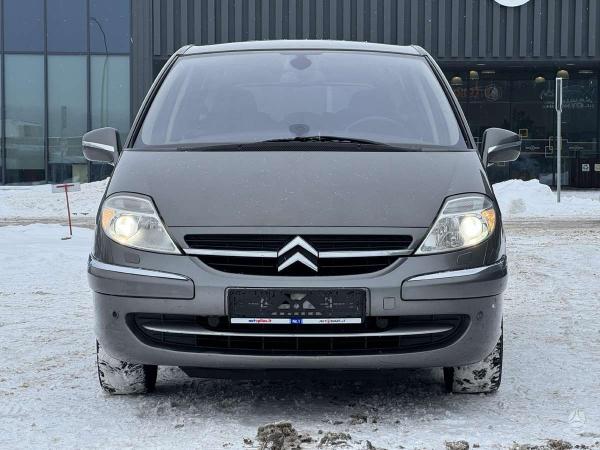 Grey Citroen C8 2012 in Siauliai, with an engine capacity of 2.00 L and mileage of 296 thousand km for 3250 €, photo 6 on AUTOMOTO.COM.LV
