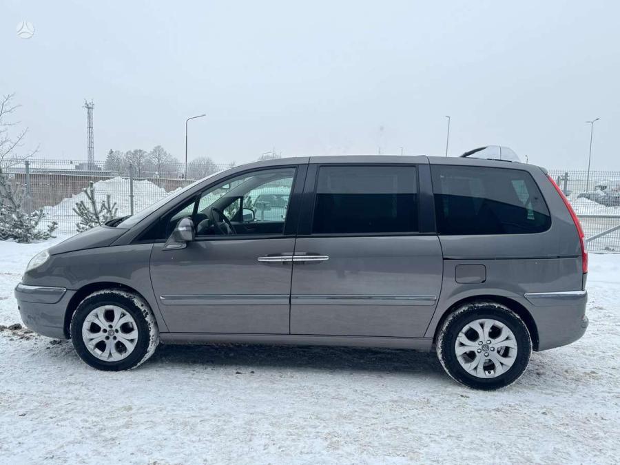 Grey Citroen C8 2012 in Siauliai, with an engine capacity of 2.00 L and mileage of 296 thousand km for 3250 €, photo 7 on AUTOMOTO.COM.LV