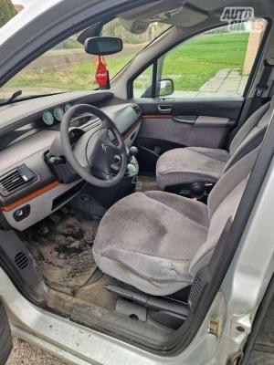 Citroen C8 2003 in Siauliai, with an engine capacity of 2.20 L and mileage of 309 thousand km for 600 €, photo 11 on AUTOMOTO.COM.LV