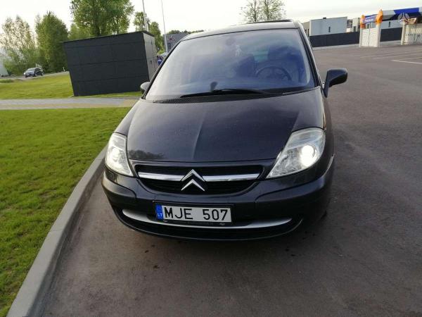 Citroen C8 2005 in Vilnius on AUTOMOTO.COM.LV Citroen C8 2005 in Vilnius, with an engine capacity of 2.18 L and mileage of 256 thousand km for 2100 €, photo 8 on AUTOMOTO.COM.LV