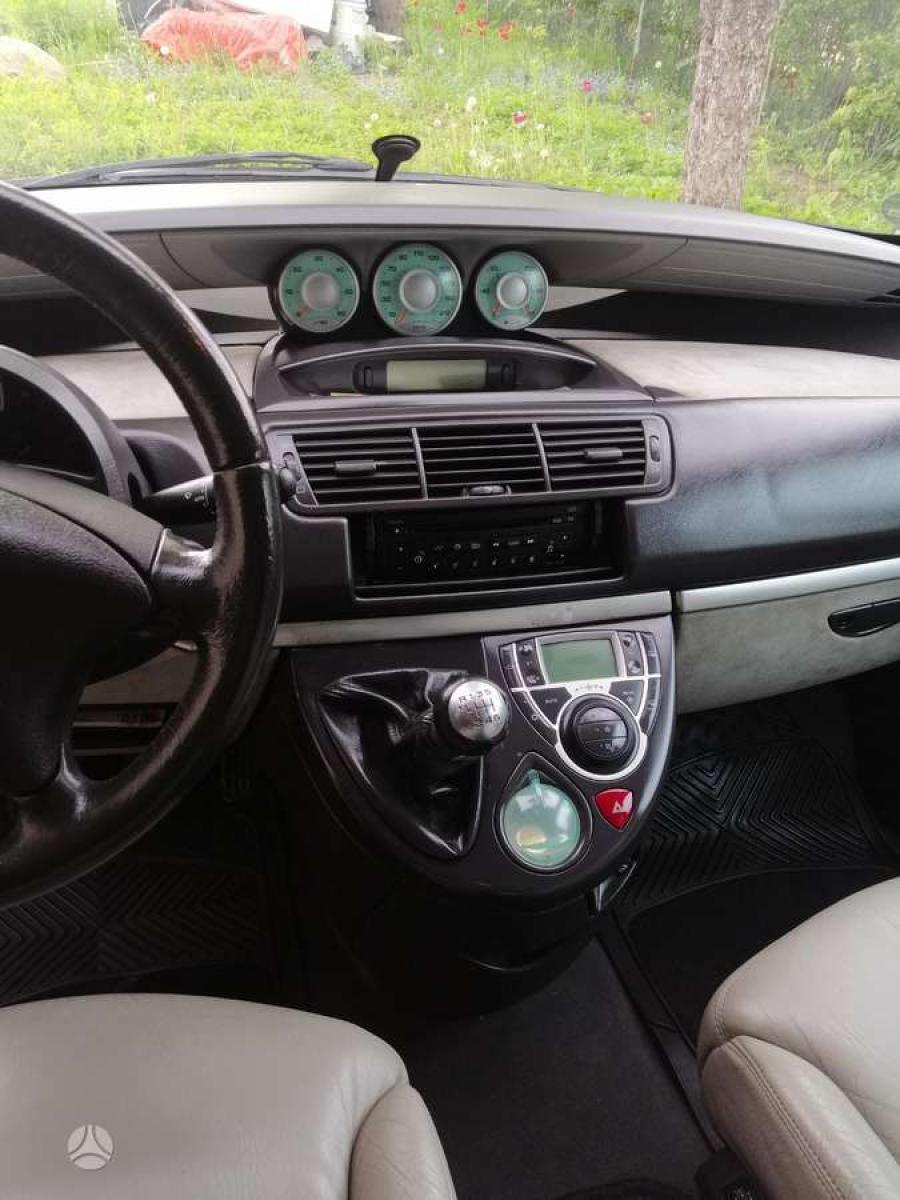 Citroen C8 2005 in Vilnius, with an engine capacity of 2.18 L and mileage of 256 thousand km for 2100 €, photo 13 on AUTOMOTO.COM.LV