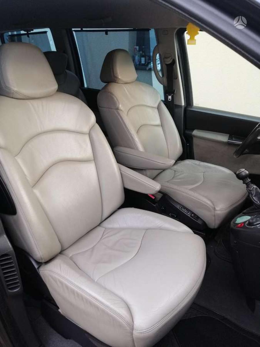 Citroen C8 2005 in Vilnius, with an engine capacity of 2.18 L and mileage of 256 thousand km for 2100 €, photo 19 on AUTOMOTO.COM.LV