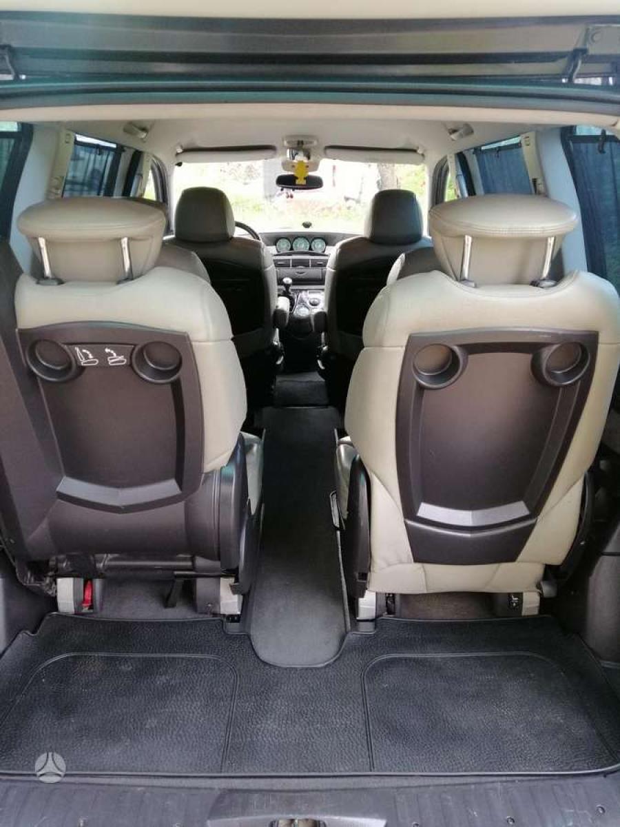 Citroen C8 2005 in Vilnius, with an engine capacity of 2.18 L and mileage of 256 thousand km for 2100 €, photo 21 on AUTOMOTO.COM.LV
