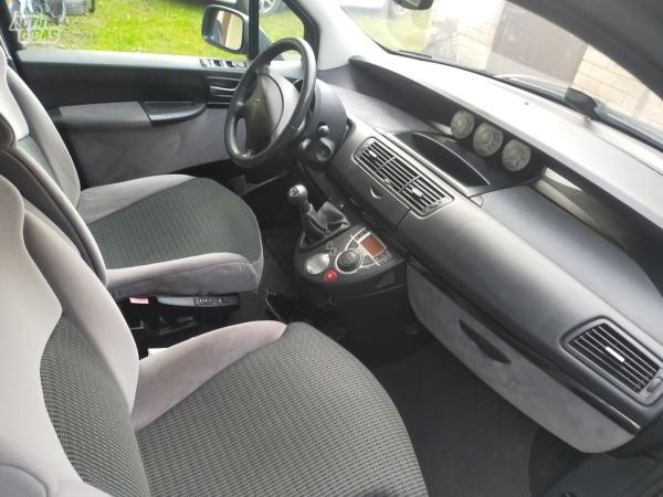 Citroen C8 2009 in Birzai, with an engine capacity of 2.00 L and mileage of 209 thousand km for 2999 €, photo 5 on AUTOMOTO.COM.LV