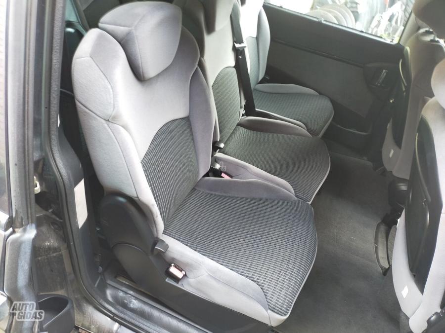 Citroen C8 2009 in Birzai, with an engine capacity of 2.00 L and mileage of 209 thousand km for 2999 €, photo 7 on AUTOMOTO.COM.LV