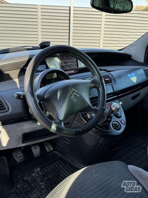 Citroen C8 2010 in Klaipeda, with an engine capacity of 2.00 L and mileage of 373 thousand km for 2499 €, photo 9 on AUTOMOTO.COM.LV