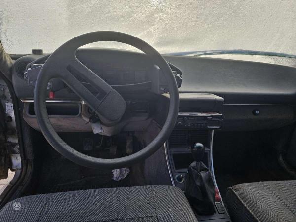 Pelēks Citroen CX 1984 Kauņa, ar dzinēja tilpumu 2.50 L un nobraukumu 192 tūkst. km par 2999 €, foto 6 vietnē AUTOMOTO.COM.LV