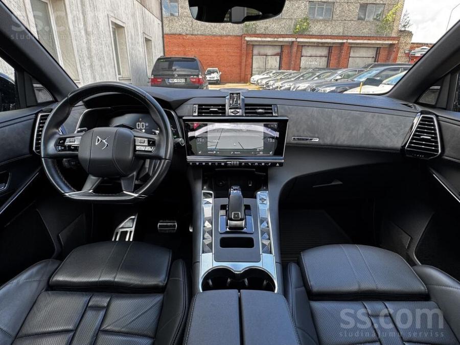 Black Citroen DS 2022 in Daugavpils, with an engine capacity of 1.60 L and mileage of 0 thousand km for 20900 €, photo 12 on AUTOMOTO.COM.LV