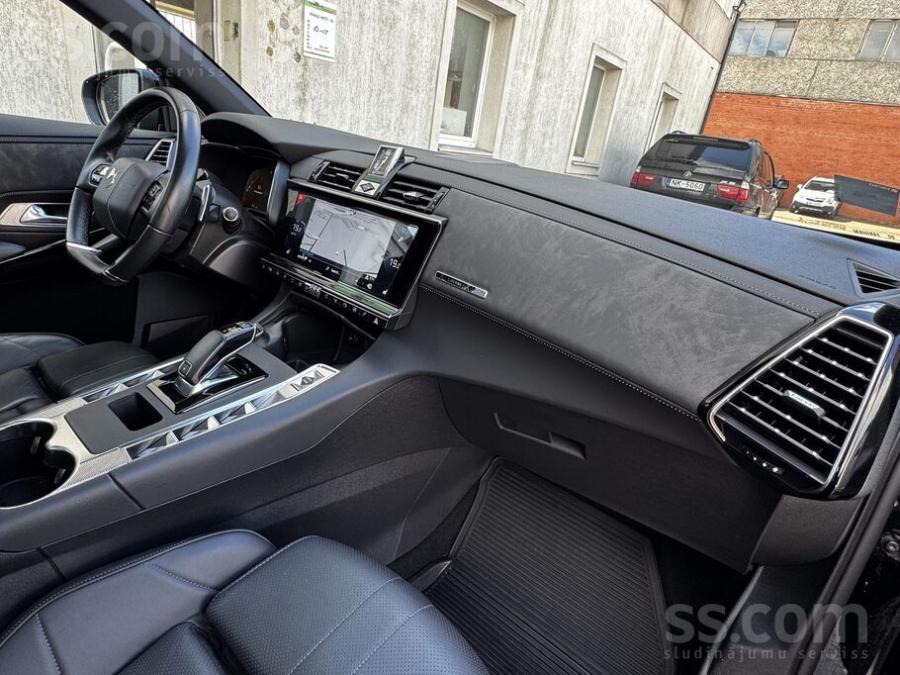 Black Citroen DS 2022 in Daugavpils, with an engine capacity of 1.60 L and mileage of 0 thousand km for 20900 €, photo 13 on AUTOMOTO.COM.LV