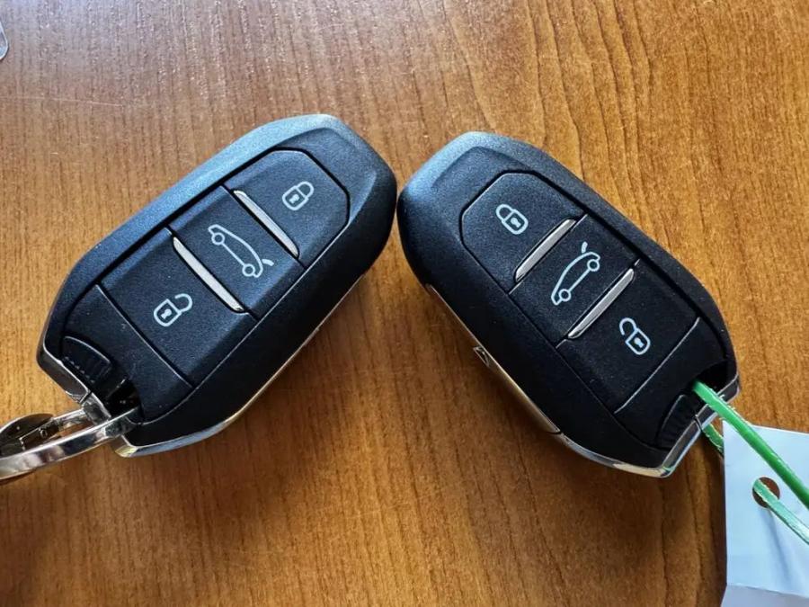 Melns Citroen DS 2022 Daugavpils, ar dzinēja tilpumu 1.60 L un nobraukumu 39 tūkst. km par 20900 €, foto 35 vietnē AUTOMOTO.COM.LV