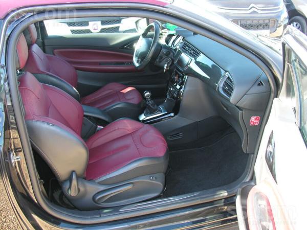 Black Citroen DS 2011 in Riga, with an engine capacity of 1.60 L and mileage of 0 thousand km for 3550 €, photo 6 on AUTOMOTO.COM.LV
