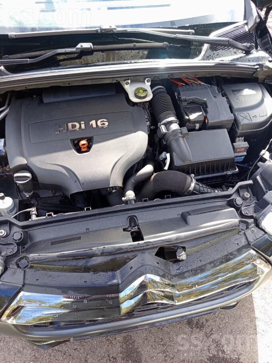 Melns Citroen DS 2011 Daugavpils, ar dzinēja tilpumu 2.00 L un nobraukumu 273 tūkst. km par 4250 €, foto 13 vietnē AUTOMOTO.COM.LV