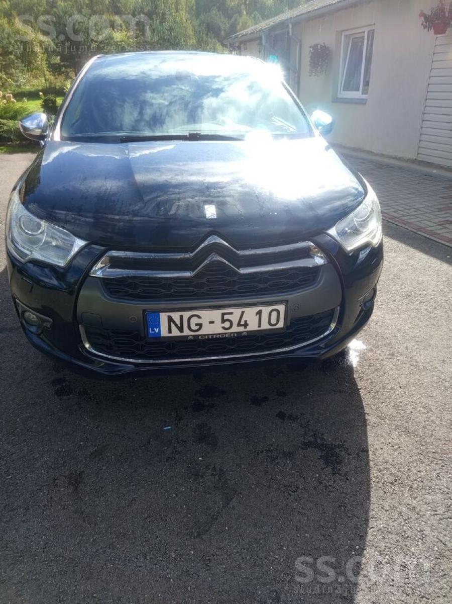 Melns Citroen DS 2011 Daugavpils, ar dzinēja tilpumu 2.00 L un nobraukumu 273 tūkst. km par 4250 €, foto 14 vietnē AUTOMOTO.COM.LV