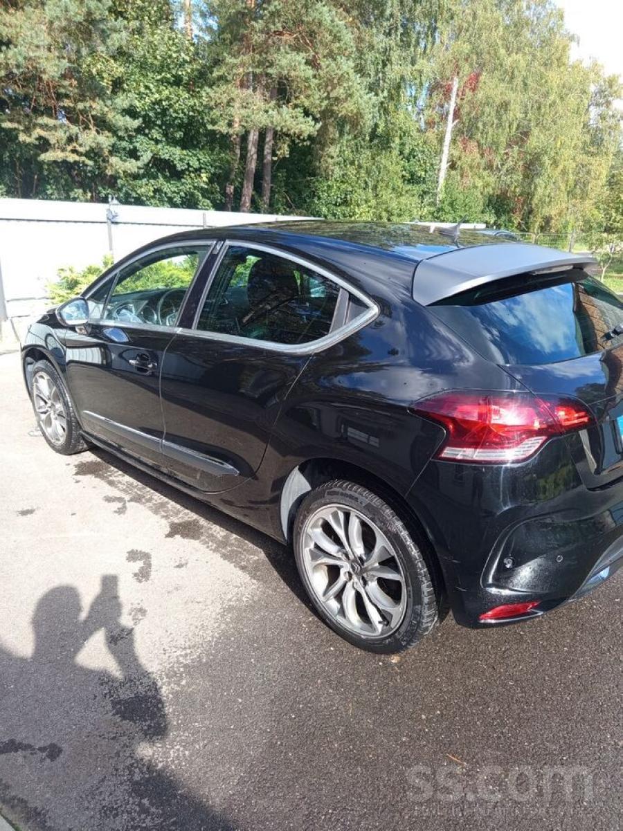 Melns Citroen DS 2011 Daugavpils, ar dzinēja tilpumu 2.00 L un nobraukumu 273 tūkst. km par 4250 €, foto 16 vietnē AUTOMOTO.COM.LV