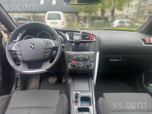Melns Citroen DS 2012 Rīga, ar dzinēja tilpumu 1.60 L un nobraukumu 203 tūkst. km par 5000 €, foto 8 vietnē AUTOMOTO.COM.LV