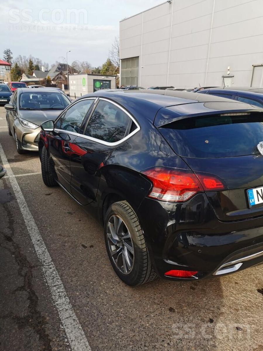 Melns Citroen DS 2012 Jūrmala, ar dzinēja tilpumu 2.00 L un nobraukumu 306 tūkst. km par 5500 €, foto 3 vietnē AUTOMOTO.COM.LV