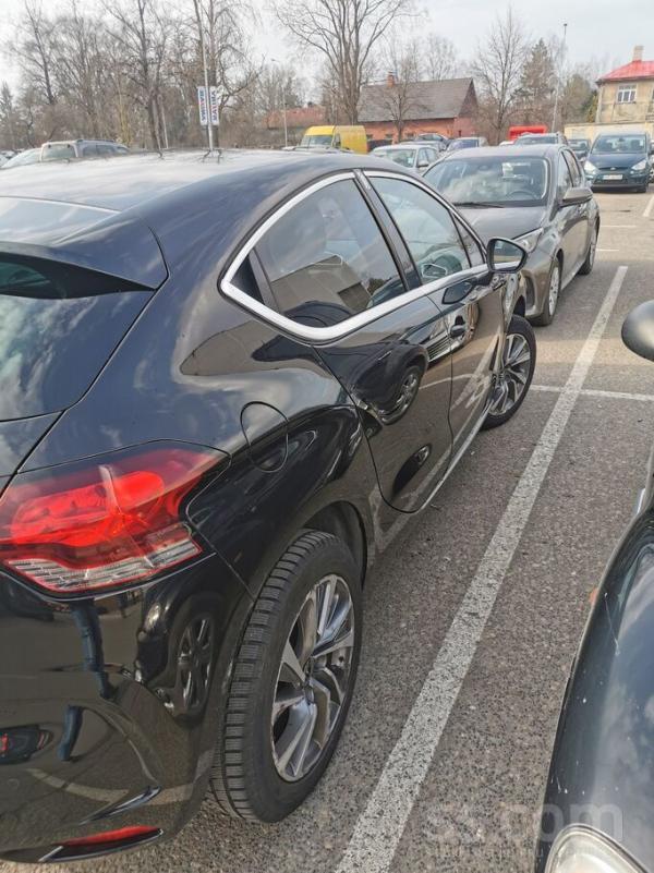 Melns Citroen DS 2012 Jūrmala, ar dzinēja tilpumu 2.00 L un nobraukumu 306 tūkst. km par 5500 €, foto 3 vietnē AUTOMOTO.COM.LV