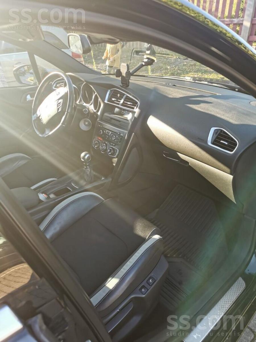 Melns Citroen DS 2012 Jūrmala, ar dzinēja tilpumu 2.00 L un nobraukumu 306 tūkst. km par 5500 €, foto 7 vietnē AUTOMOTO.COM.LV