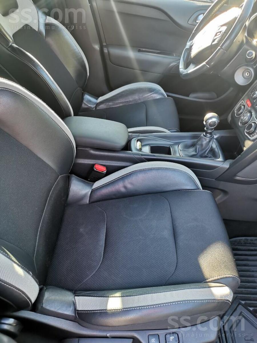 Melns Citroen DS 2012 Jūrmala, ar dzinēja tilpumu 2.00 L un nobraukumu 306 tūkst. km par 5500 €, foto 8 vietnē AUTOMOTO.COM.LV