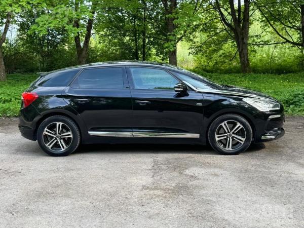 Melns Citroen DS 2013 Rīga, ar dzinēja tilpumu 2.00 L un nobraukumu 0 tūkst. km par 6899 €, foto 6 vietnē AUTOMOTO.COM.LV
