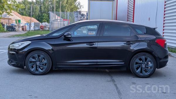 Black Citroen DS 2013 in Riga, with an engine capacity of 2.00 L and mileage of 222 thousand km for 6500 €, photo 3 on AUTOMOTO.COM.LV