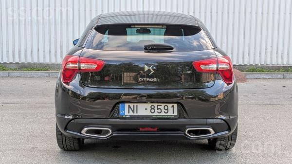 Black Citroen DS 2013 in Riga, with an engine capacity of 2.00 L and mileage of 222 thousand km for 6500 €, photo 7 on AUTOMOTO.COM.LV