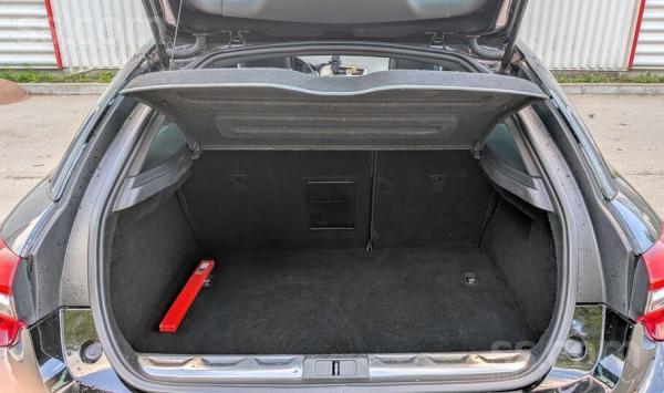 Black Citroen DS 2013 in Riga, with an engine capacity of 2.00 L and mileage of 222 thousand km for 6500 €, photo 8 on AUTOMOTO.COM.LV