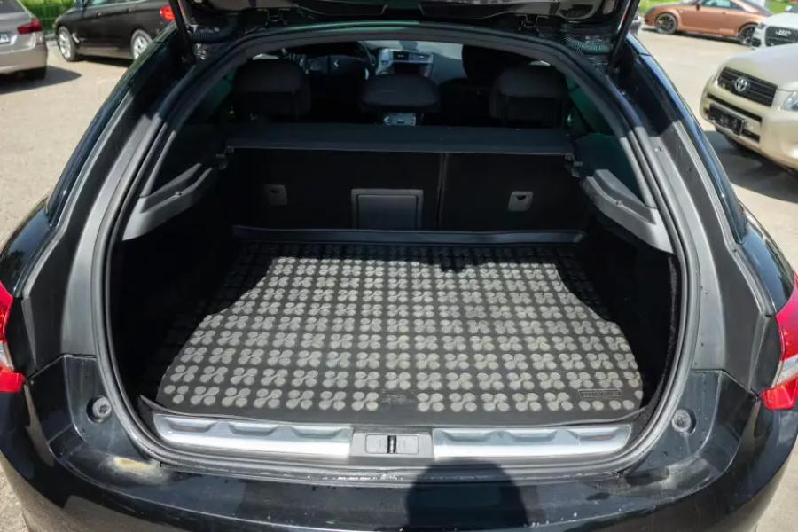 Melns Citroen DS 2013 Liepāja, ar dzinēja tilpumu 2.00 L un nobraukumu 198 tūkst. km par 8000 €, foto 13 vietnē AUTOMOTO.COM.LV