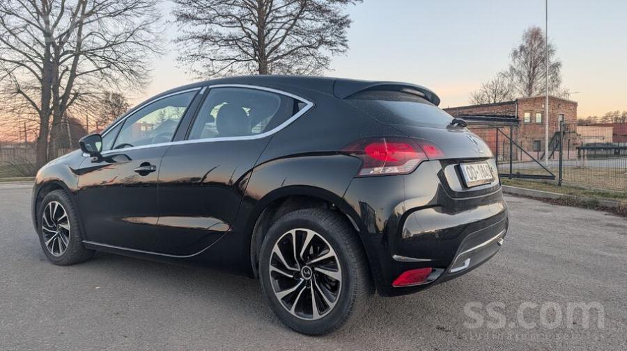 Black Citroen DS 2016 in Riga, with an engine capacity of 1.20 L and mileage of 155 thousand km for 5100 €, photo 5 on AUTOMOTO.COM.LV