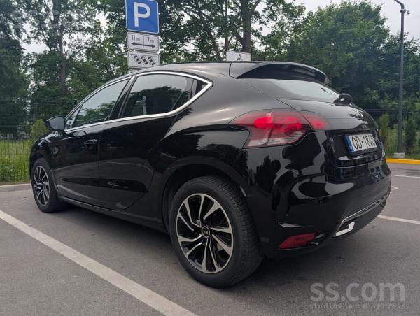 Black Citroen DS 2016 in Riga, with an engine capacity of 1.20 L and mileage of 158 thousand km for 5250 €, photo 3 on AUTOMOTO.COM.LV