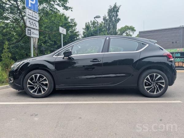 Black Citroen DS 2016 in Riga, with an engine capacity of 1.20 L and mileage of 158 thousand km for 5250 €, photo 4 on AUTOMOTO.COM.LV