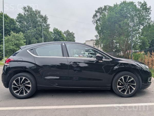 Black Citroen DS 2016 in Riga, with an engine capacity of 1.20 L and mileage of 158 thousand km for 5250 €, photo 6 on AUTOMOTO.COM.LV