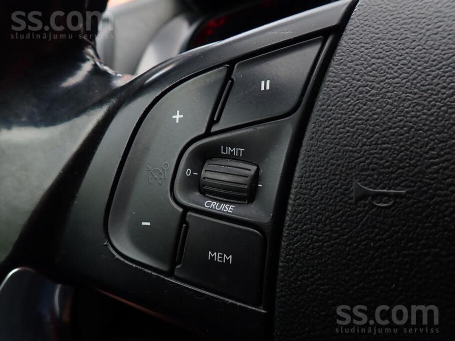 Zils Citroen DS 2015 Liepāja, ar dzinēja tilpumu 2.00 L un nobraukumu 261 tūkst. km par 7770 €, foto 11 vietnē AUTOMOTO.COM.LV