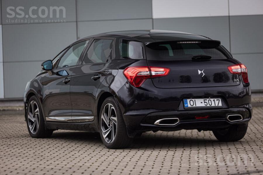 Blue Citroen DS 2017 in Riga, with an engine capacity of 1.60 L and mileage of 141 thousand km for 9850 €, photo 6 on AUTOMOTO.COM.LV